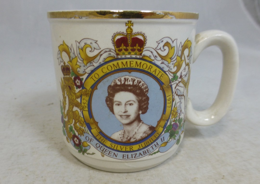 Vintage Queen Elizabeth II Silver Jubilee 1952 to 1977 - Etsy