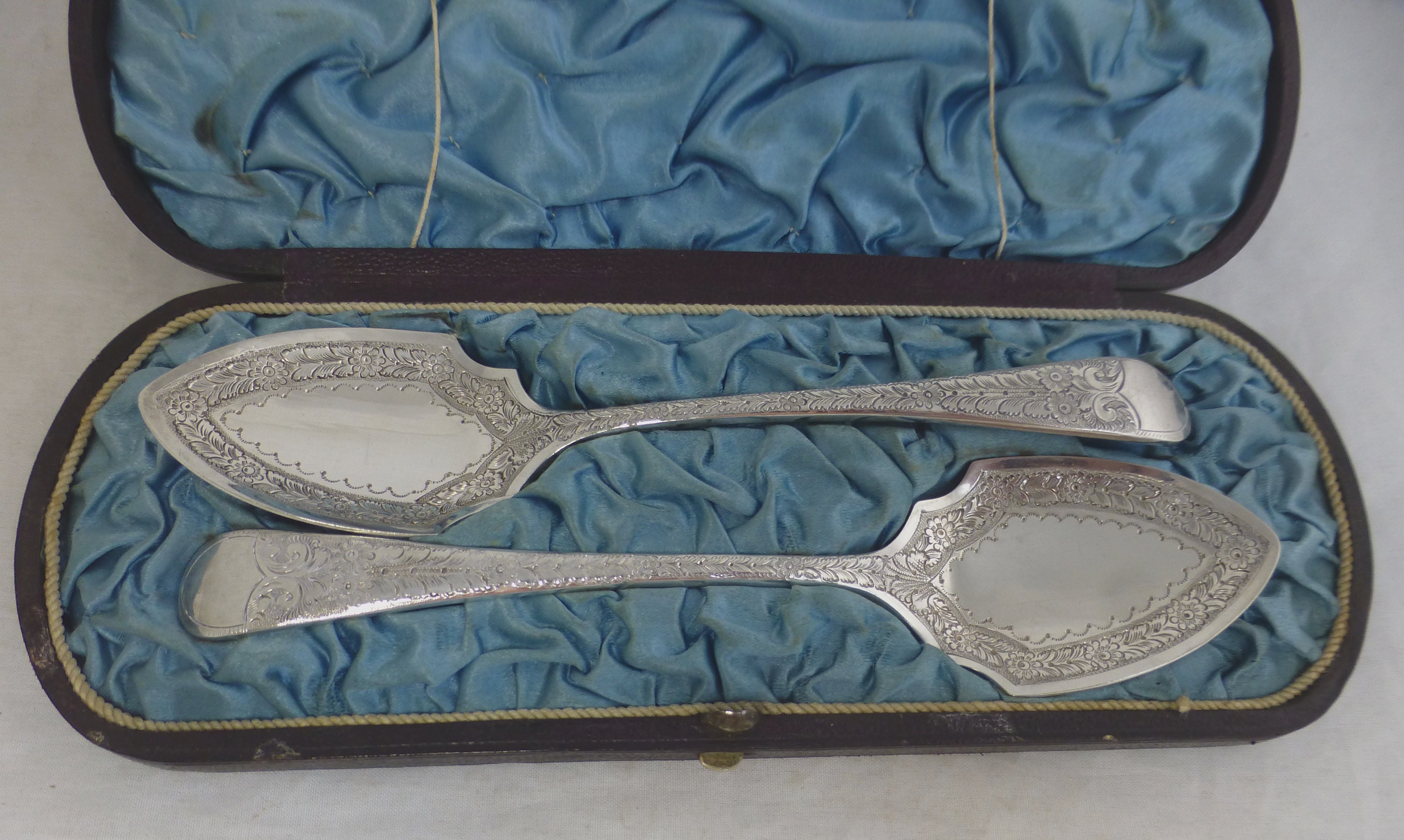 Antique Roberts and Belk Cased Set of 2 Silver Plate Repoussé Style 6. ...