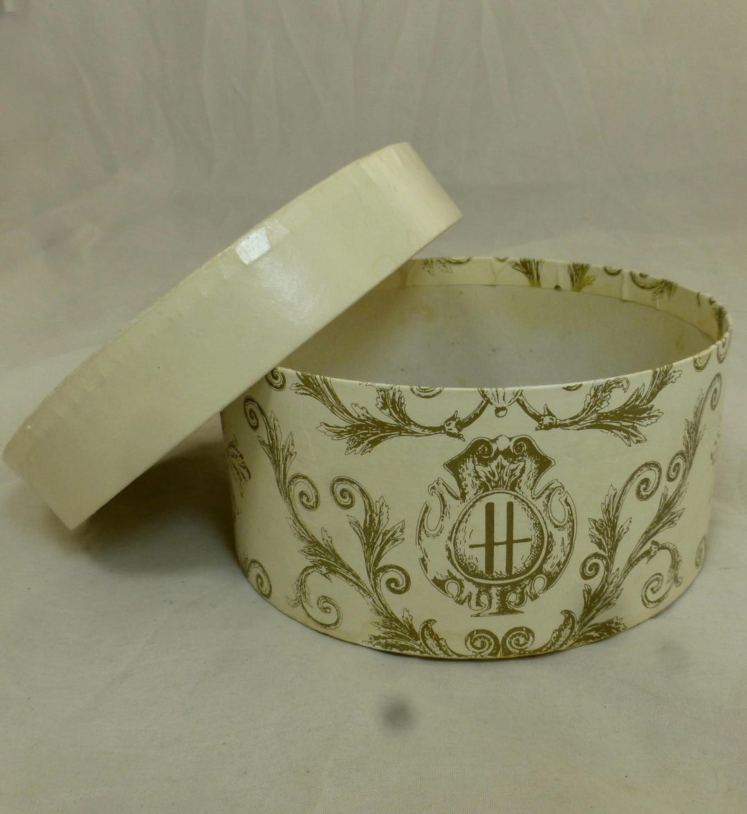 Vintage Harrods Round Fine Chocolate Box With Lid (empty) 5.5 D ...