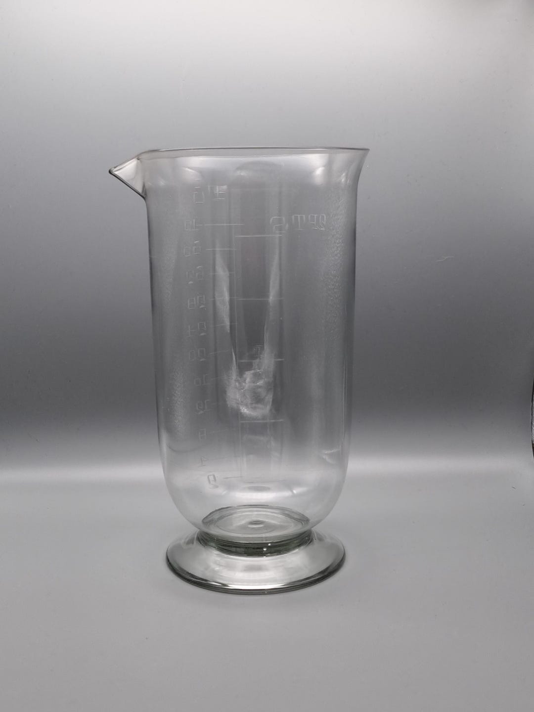 2 Pint Etched Glass Measuring Jug - Vintage Kitchenalia - Etsy