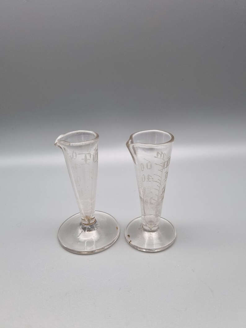 2 X Vintage Apothecary Measuring Jug / Etched Glass Measure / 1 Dram - Etsy