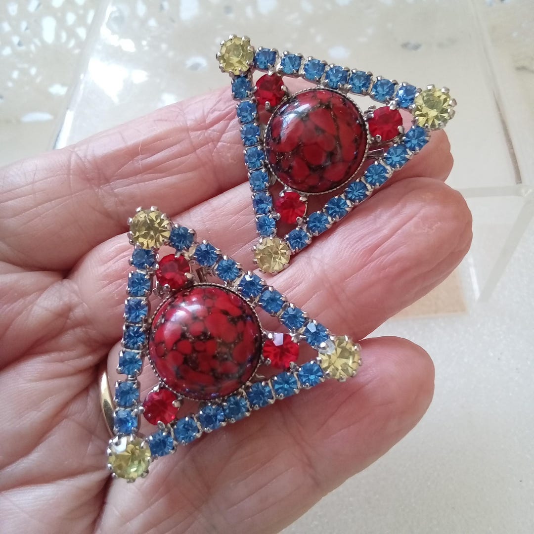 MONTY DON DESIGNER 1980s Statement Red and Blue Triangular Earrings in ...