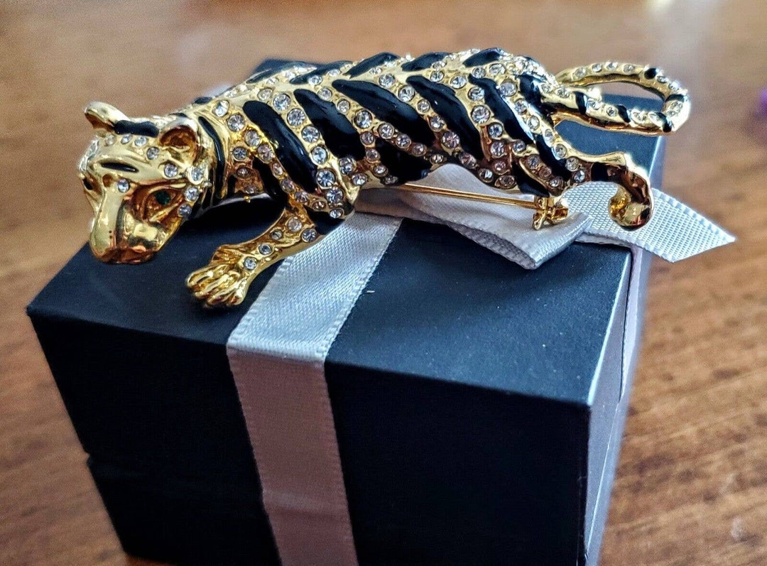 Crouching Tiger Green Eyes Vintage 1970s 18kt.gold Plated Enamel Brooch ...