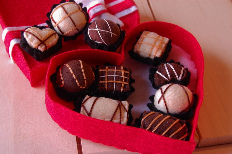 Felt Box of Chocolates set of 10 Felt Food Spring Toy - Etsy