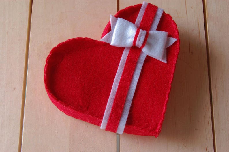 Felt Box of Chocolates set of 10 Felt Food Spring Toy - Etsy