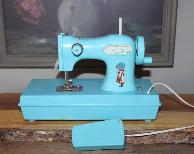 Vintage Holly Hobbie Sewing Machine - Etsy