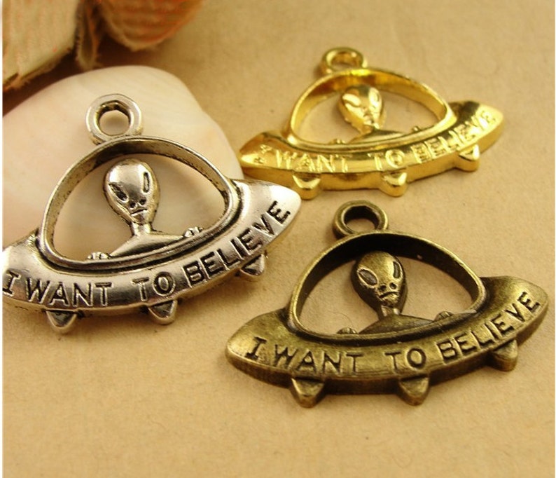 Bulk Lot 50pcs of 23x31mm Alien Charm Pendants Wholesale | Etsy