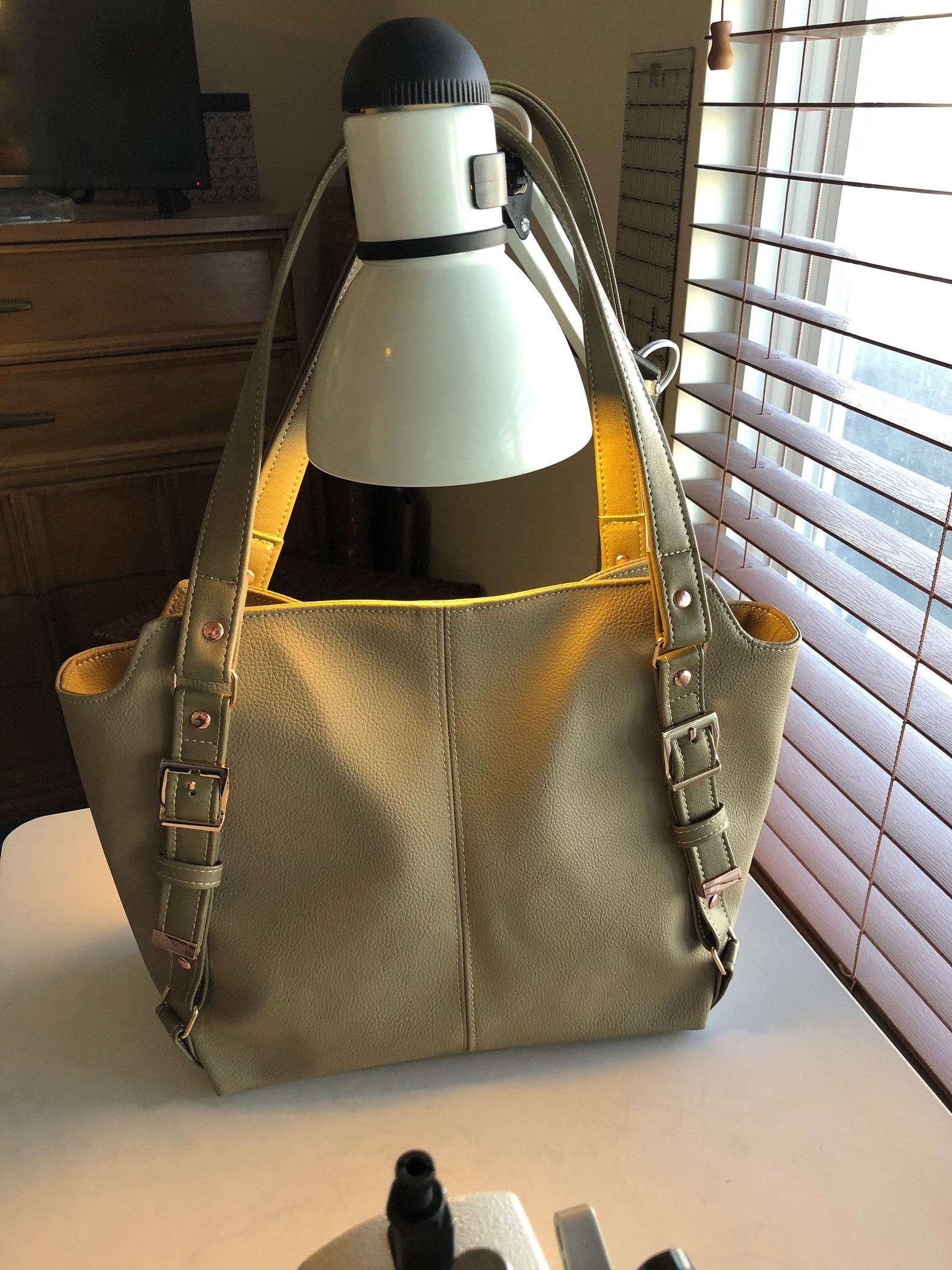 Luxury Tan Tote | semashow.com