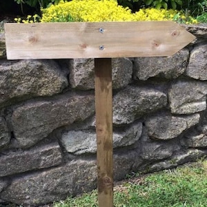 Small Wooden Finger Post, Wedding Venue Signs - Etsy UK