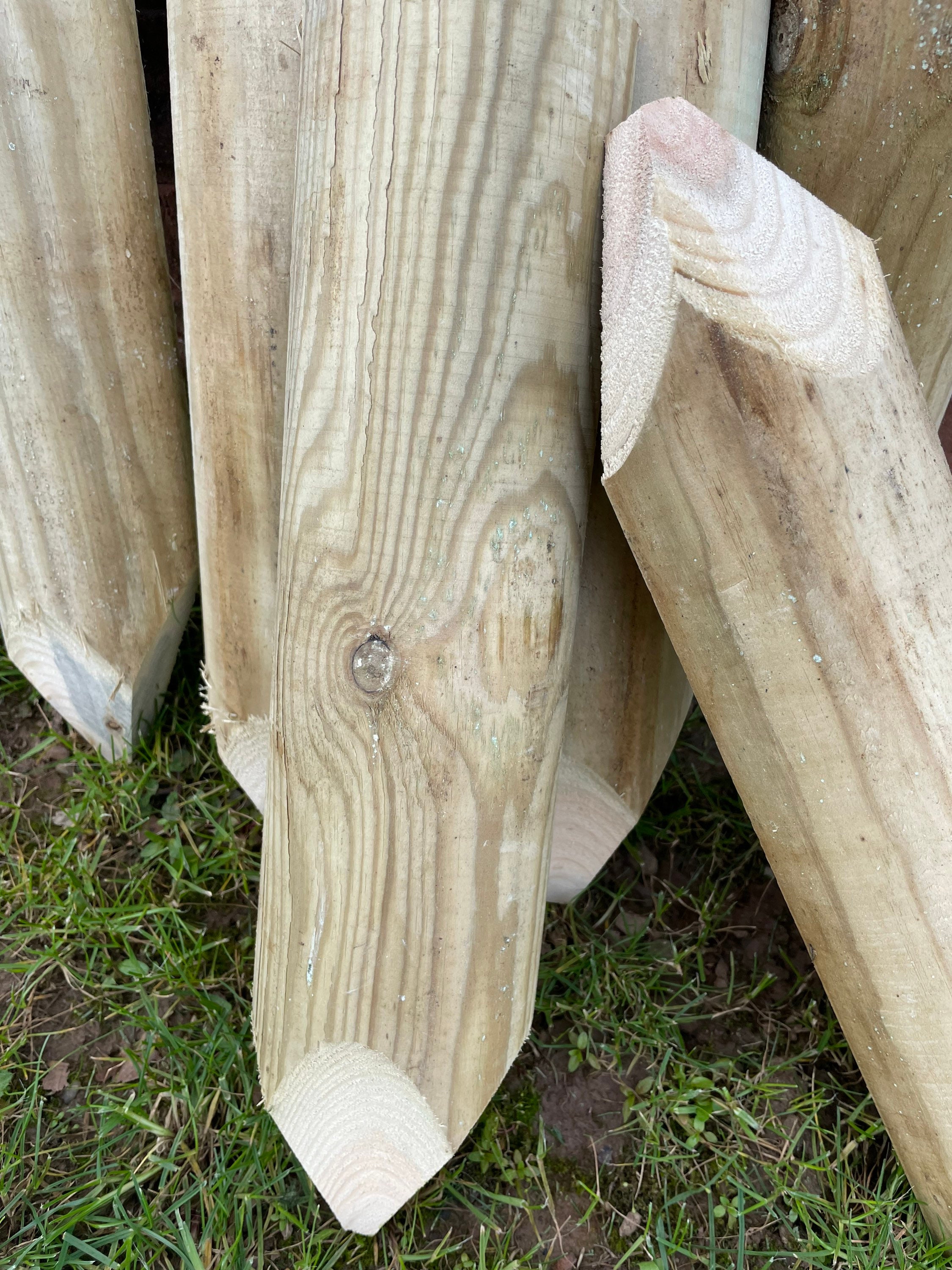 30 Wooden Garden Edging Half Round Pointed Stakes 16 - Etsy UK