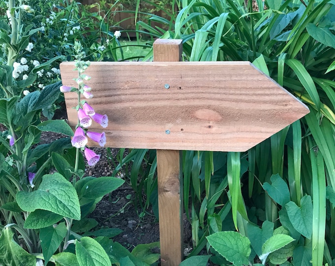 Large Wooden Finger Post, Wedding Venue Signs - Etsy UK