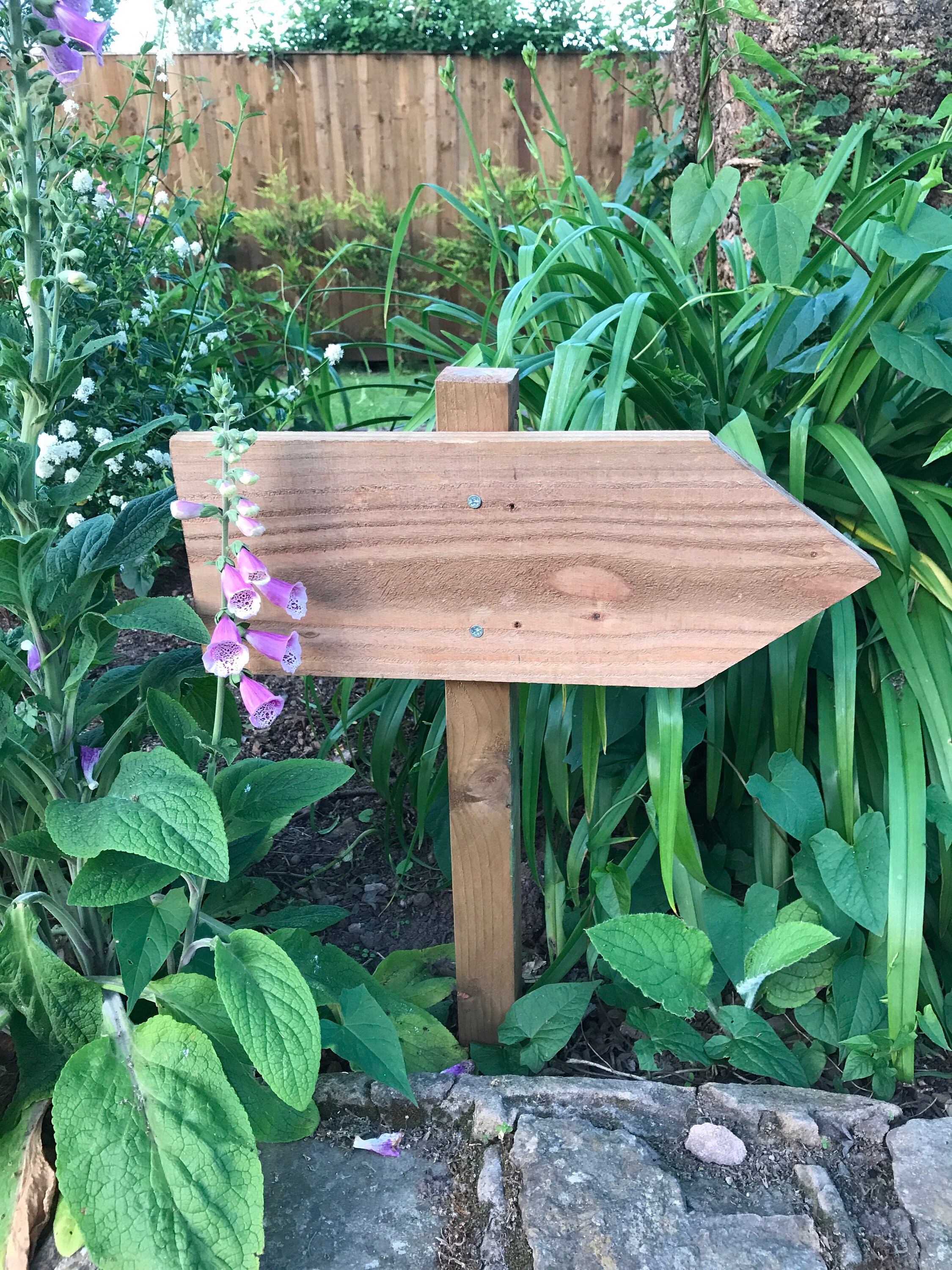 Large Wooden Finger Post, Wedding Venue Signs - Etsy UK