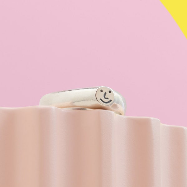 Smiley Face Ring - Etsy