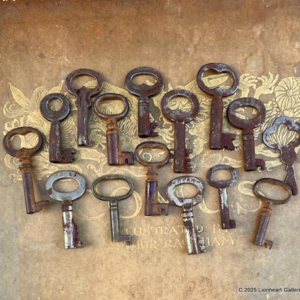 Antique Trunk - Etsy