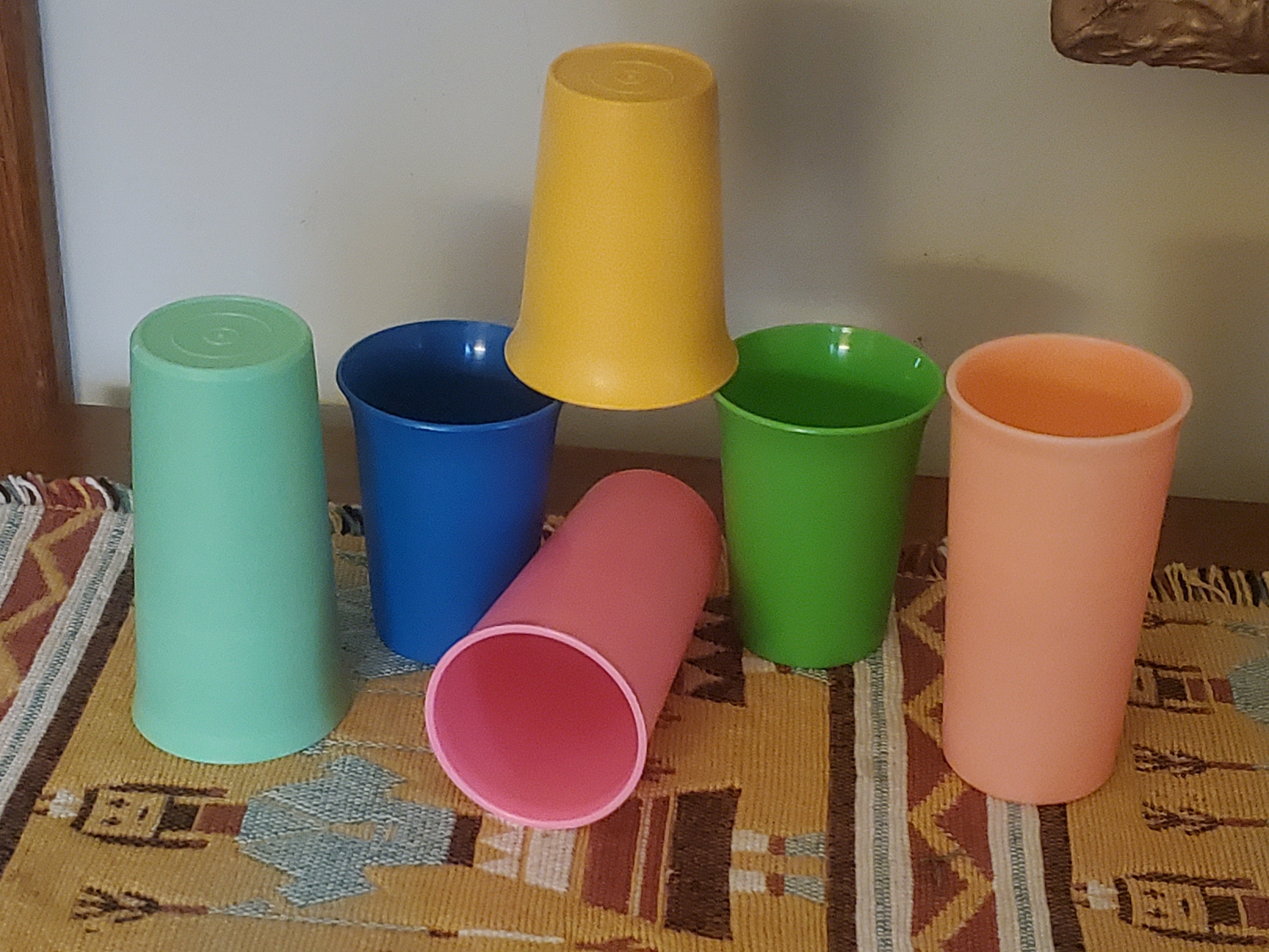 6 Very Colorful & Vintage TUPPERWARE Cups With 3 Primary - Etsy