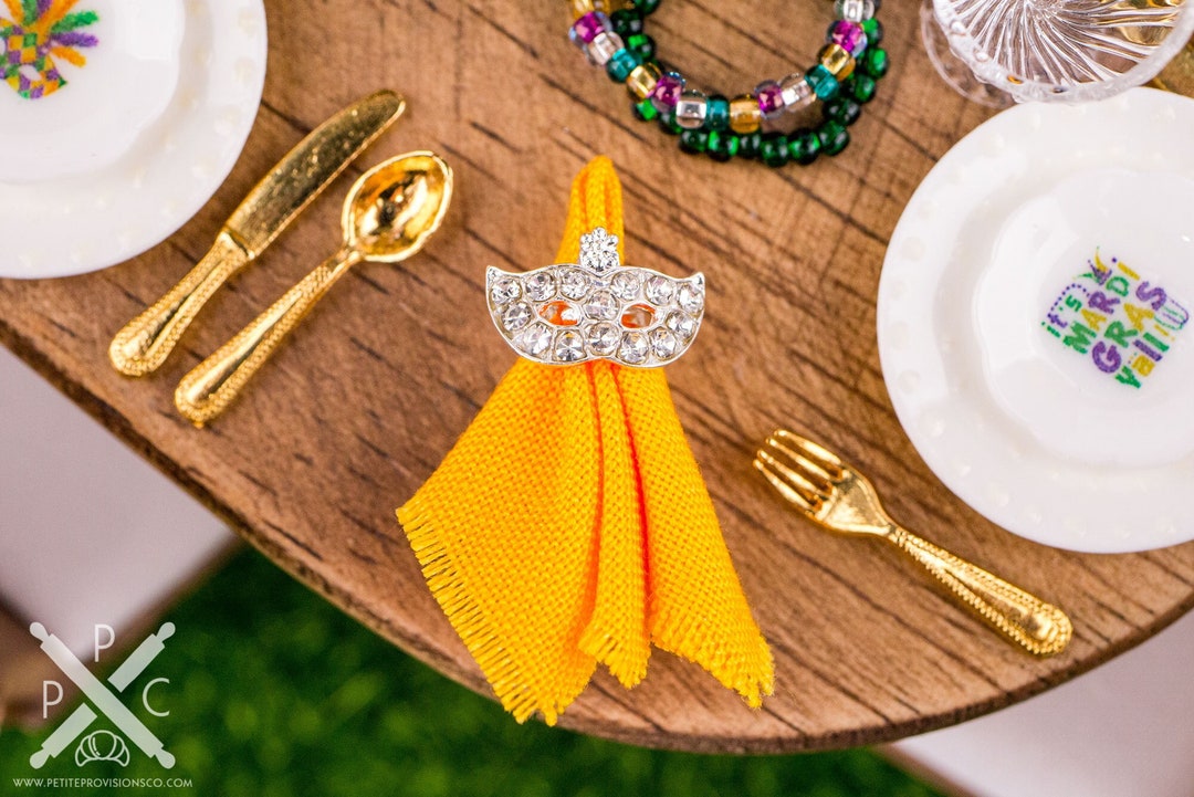 Dollhouse Miniature Mardi Gras Mask and Yellow Cloth Napkins Set of 4 1 ...