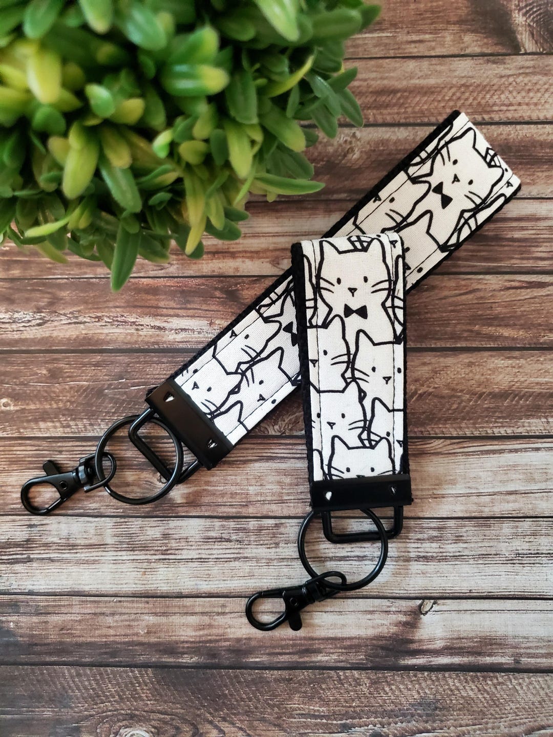 Black and White Cat Key Fob: Handmade Cotton Wristlet Keychain - Etsy
