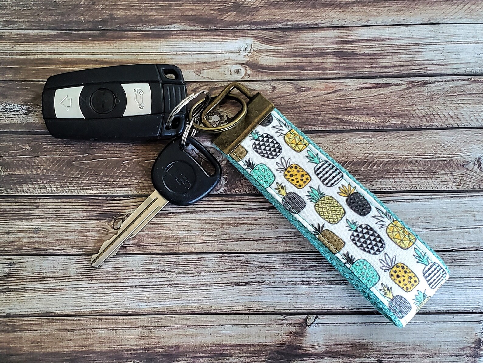 Pineapple Gift Set - Badge Reel - Key Fob - Etsy