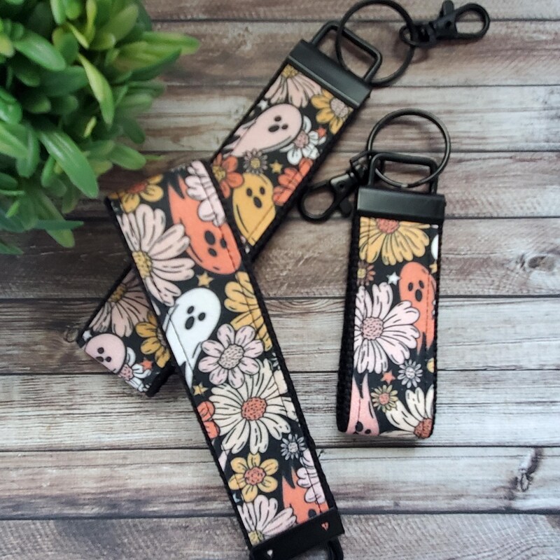 Wristlet Fall Keychain - Etsy