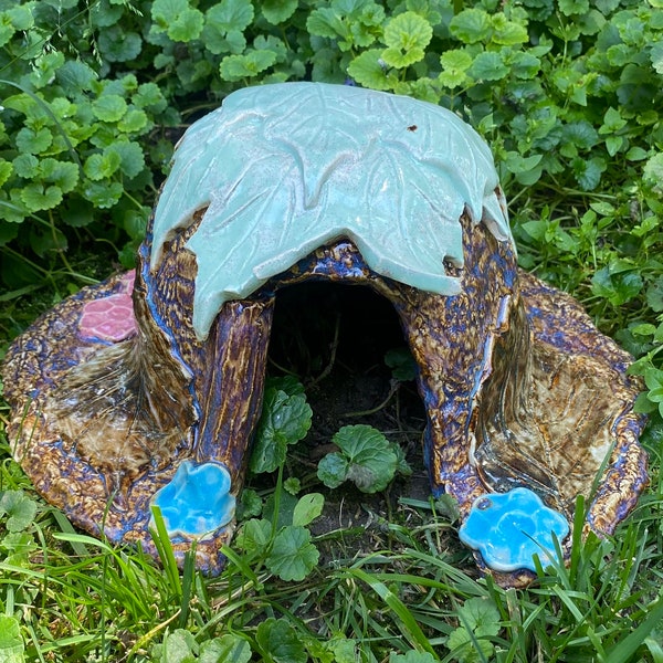 Toad House - Etsy