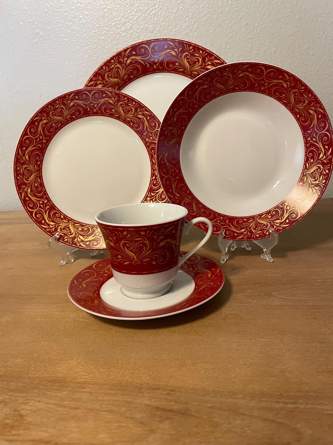 Chris Madden Red and Gold JCP Home Montalira 5 Place Setting ...