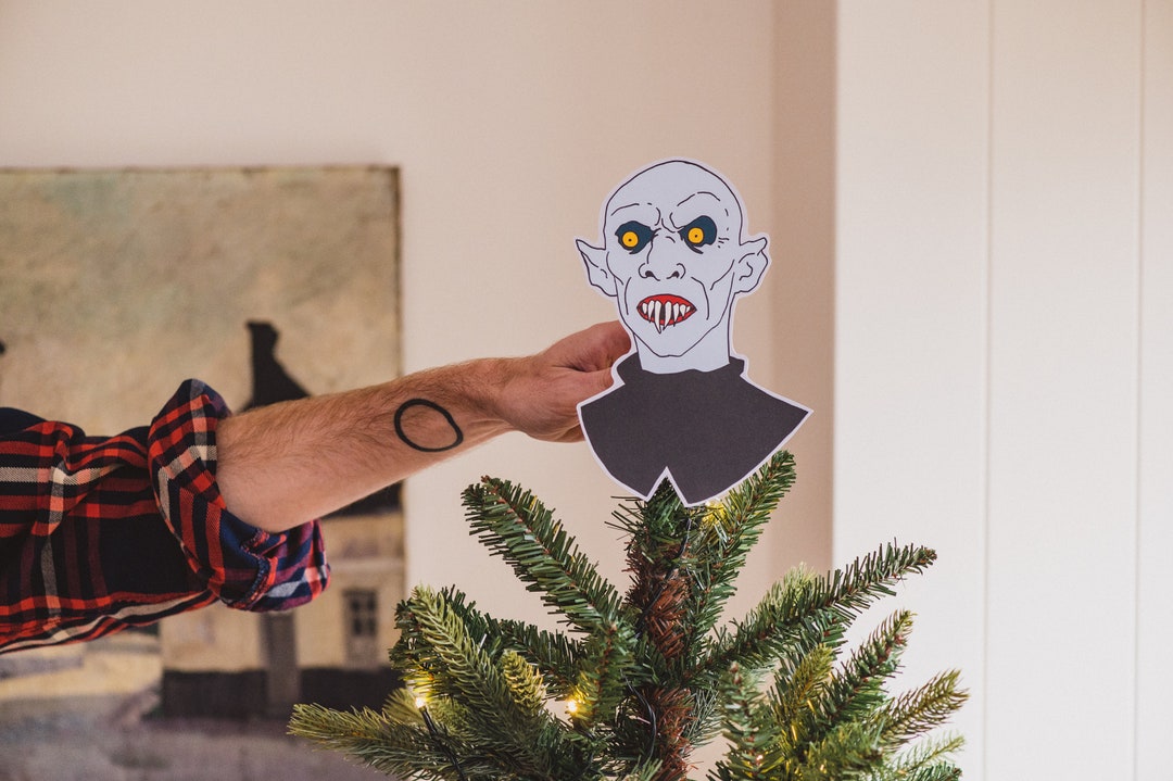 Kurt Barlow Vampire Christmas Tree Topper: Horror Fan Gift (PDF Pattern ...