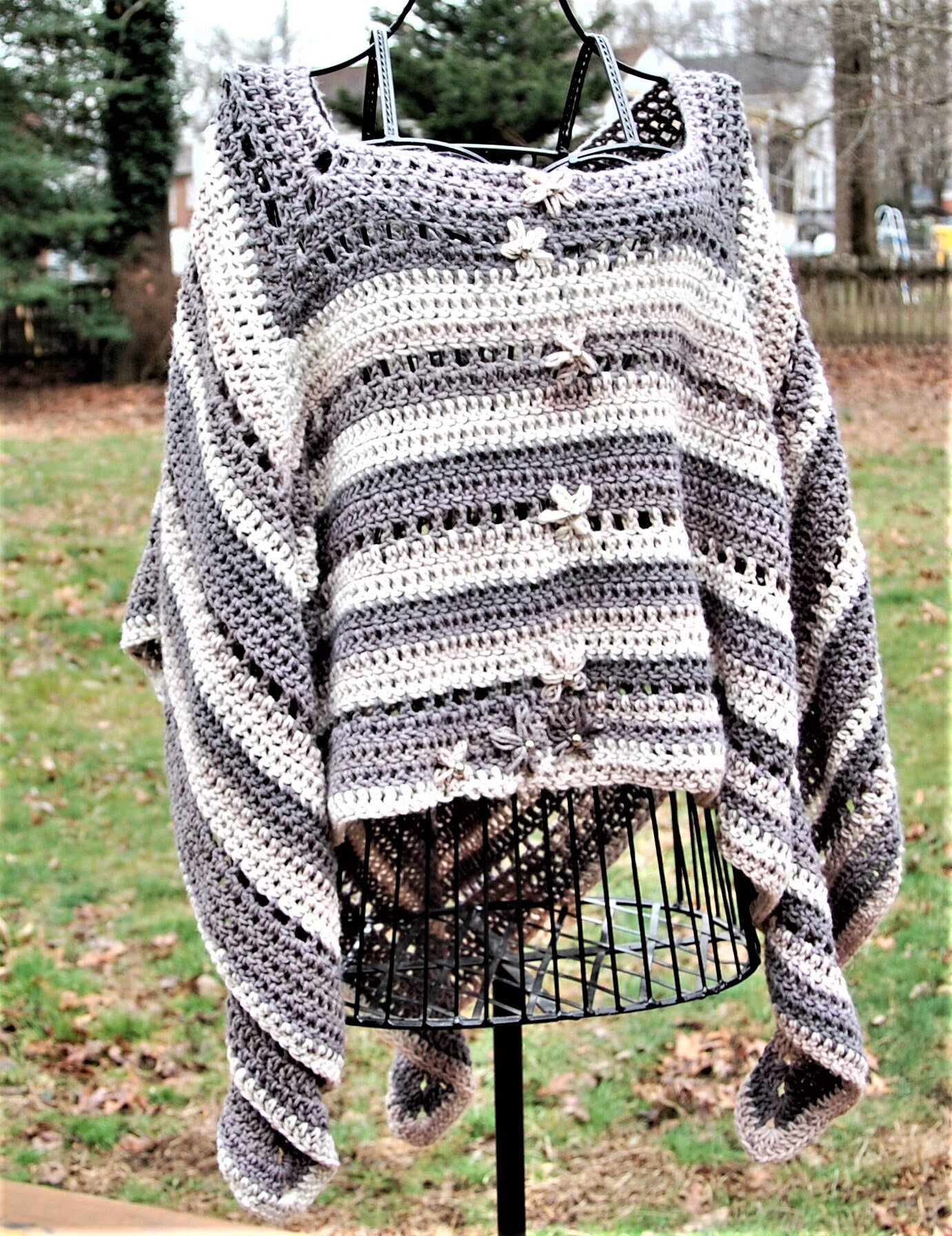 Lace Poncho Triangle Poncho 3 Sided Poncho Gift for Her - Etsy