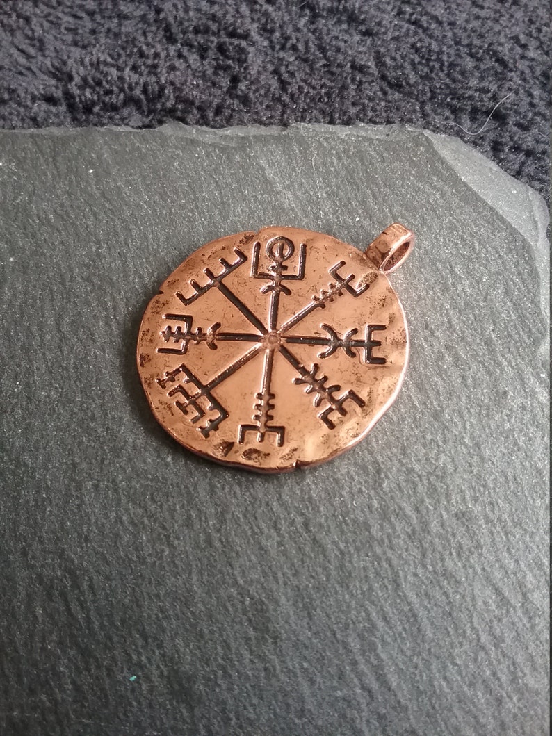 1 or 5 Icelandic Vegvísir Wayfinder Compass Pendant Solid | Etsy UK