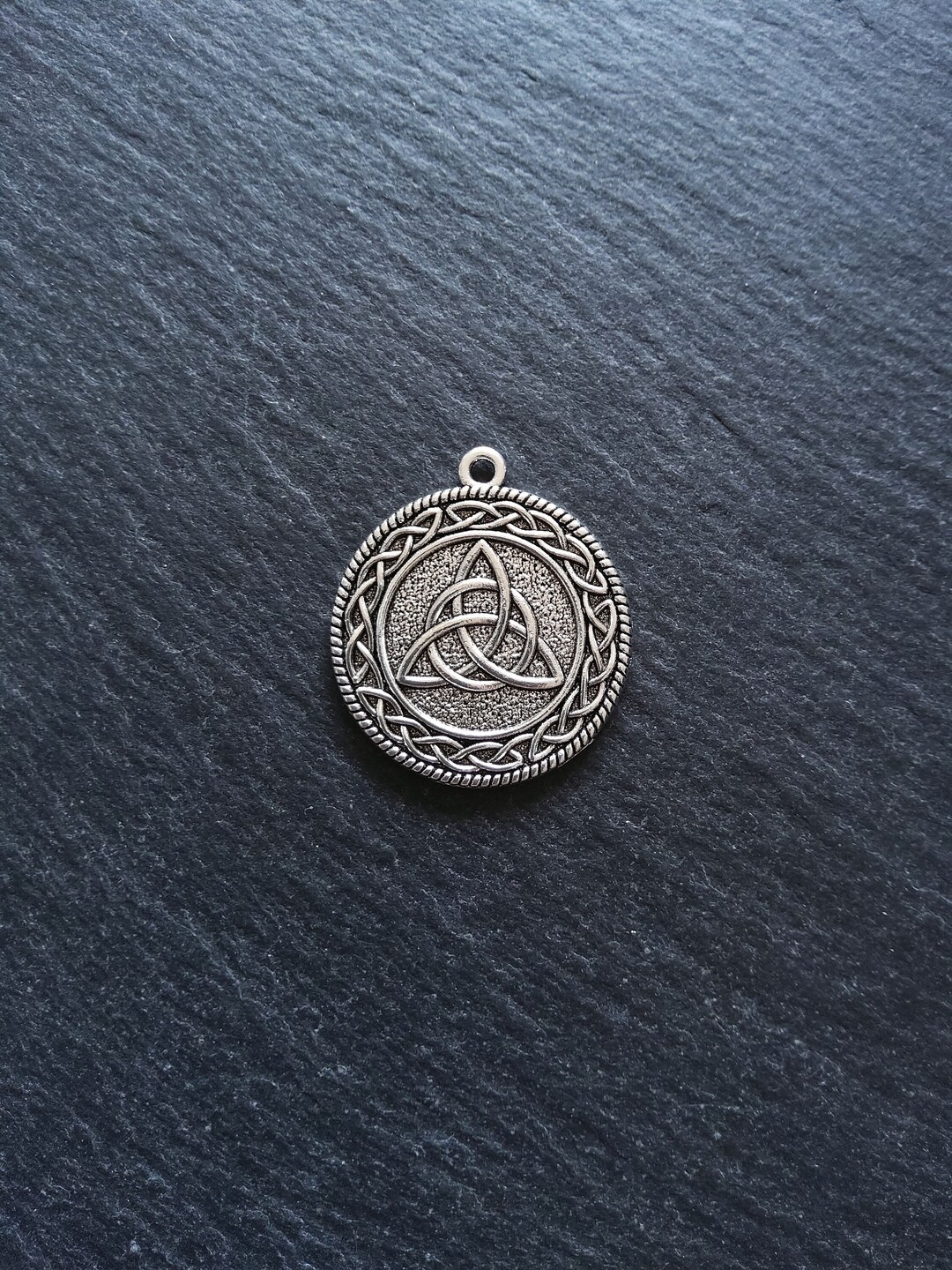 4 or 20 Celtic Style Triquetra Pendant Antique Silver Tone Double Sided ...