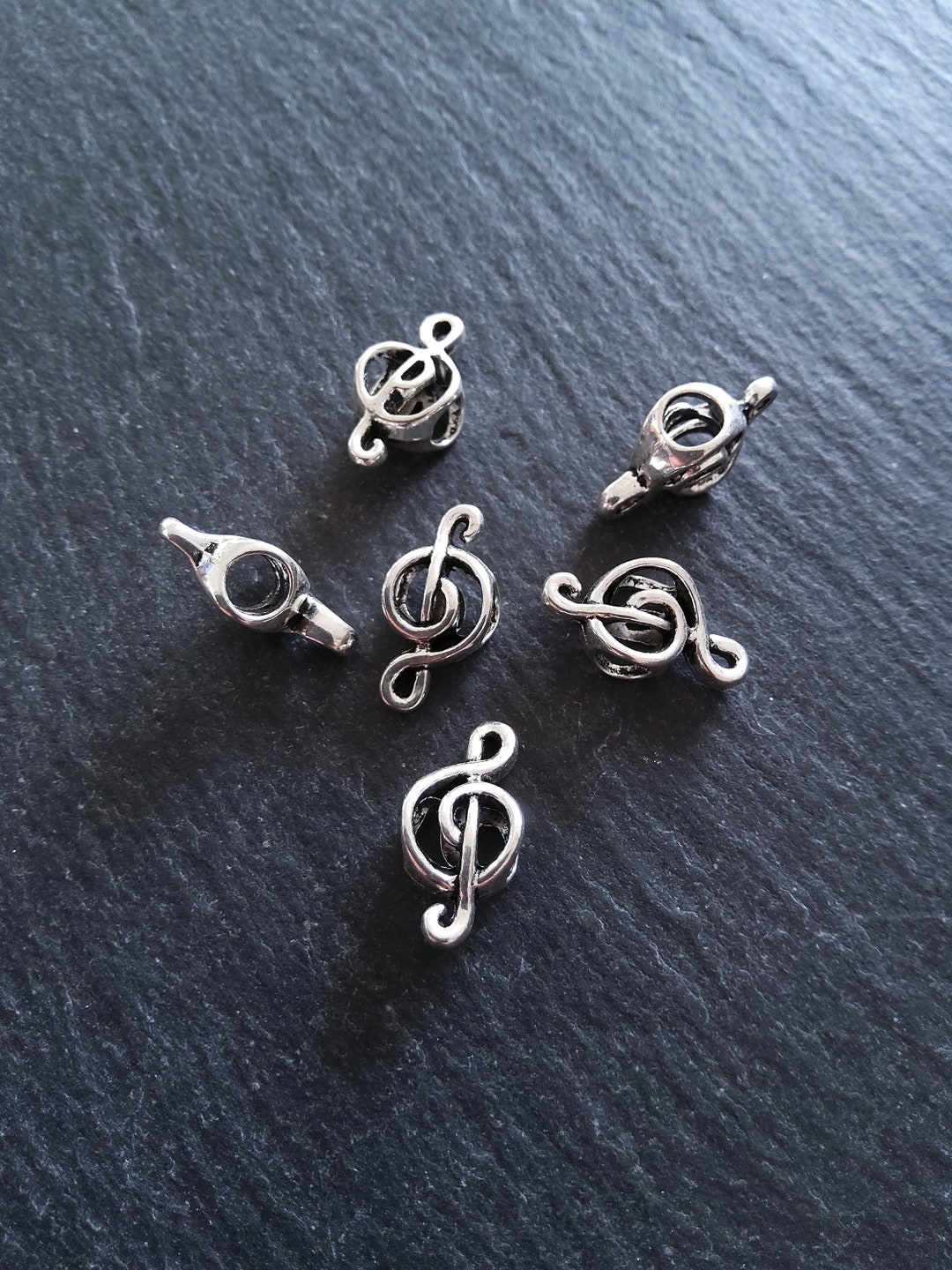 10 or 50 Treble Clef Antique Silver Tone Beads 18x9x7mm Large 4.7mm ...