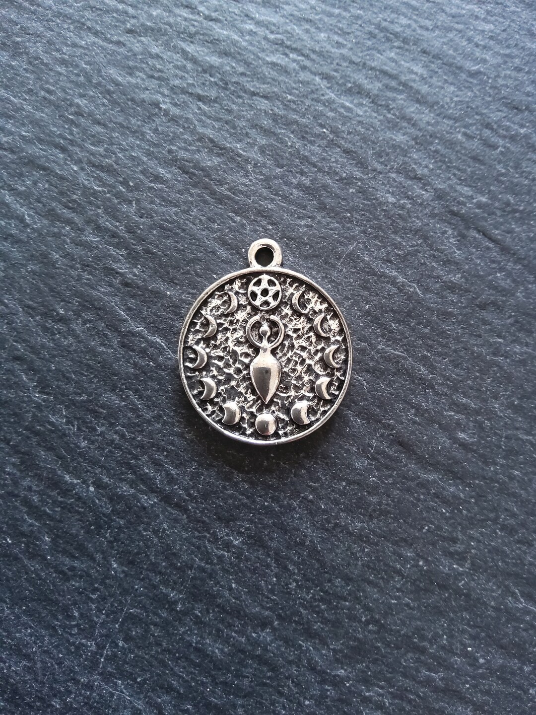 4 or 20 Phases of the Moon Goddess Charms Silver Tone Alloy - Etsy