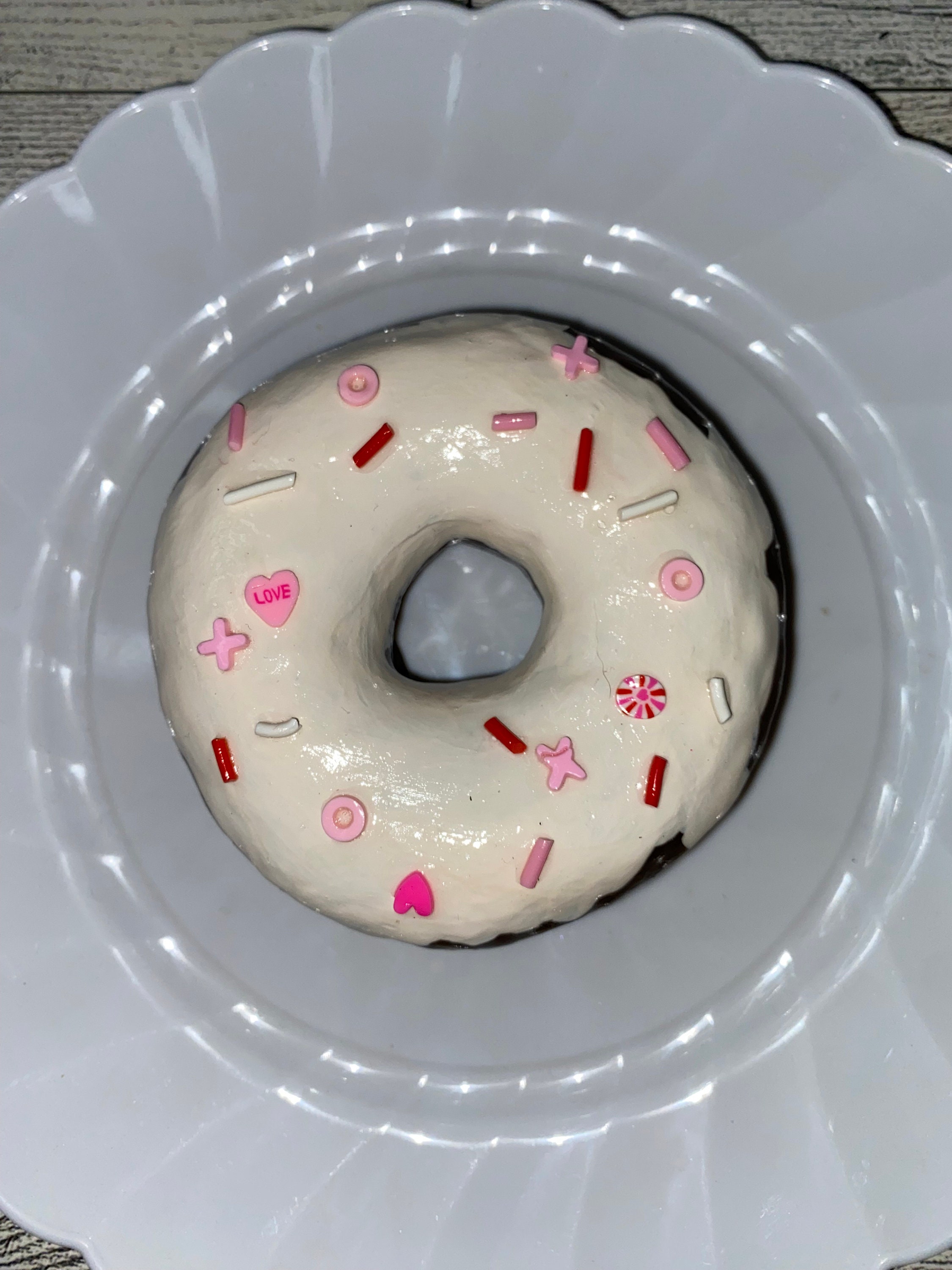 One Fake DONUT 3.5 Chocolate W White Icing XOXO Valentines Day ...