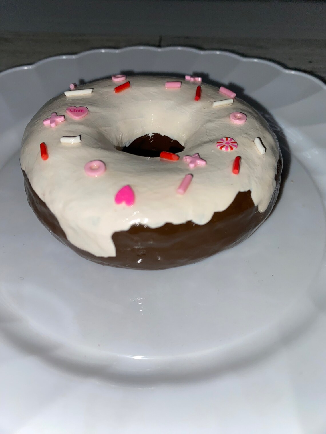 One Fake DONUT 3.5 Chocolate W White Icing XOXO Valentines Day ...