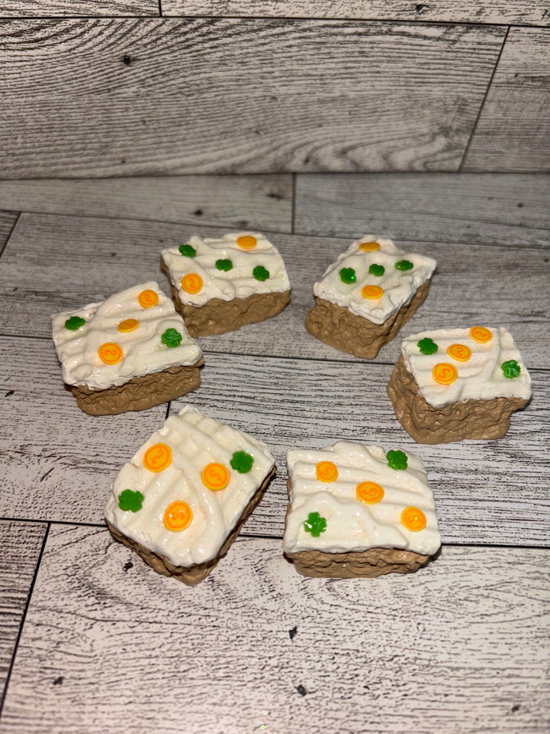 Fake Food Display 6 Piece Vanilla Frosted Cake Bitesst Patricks Day ...