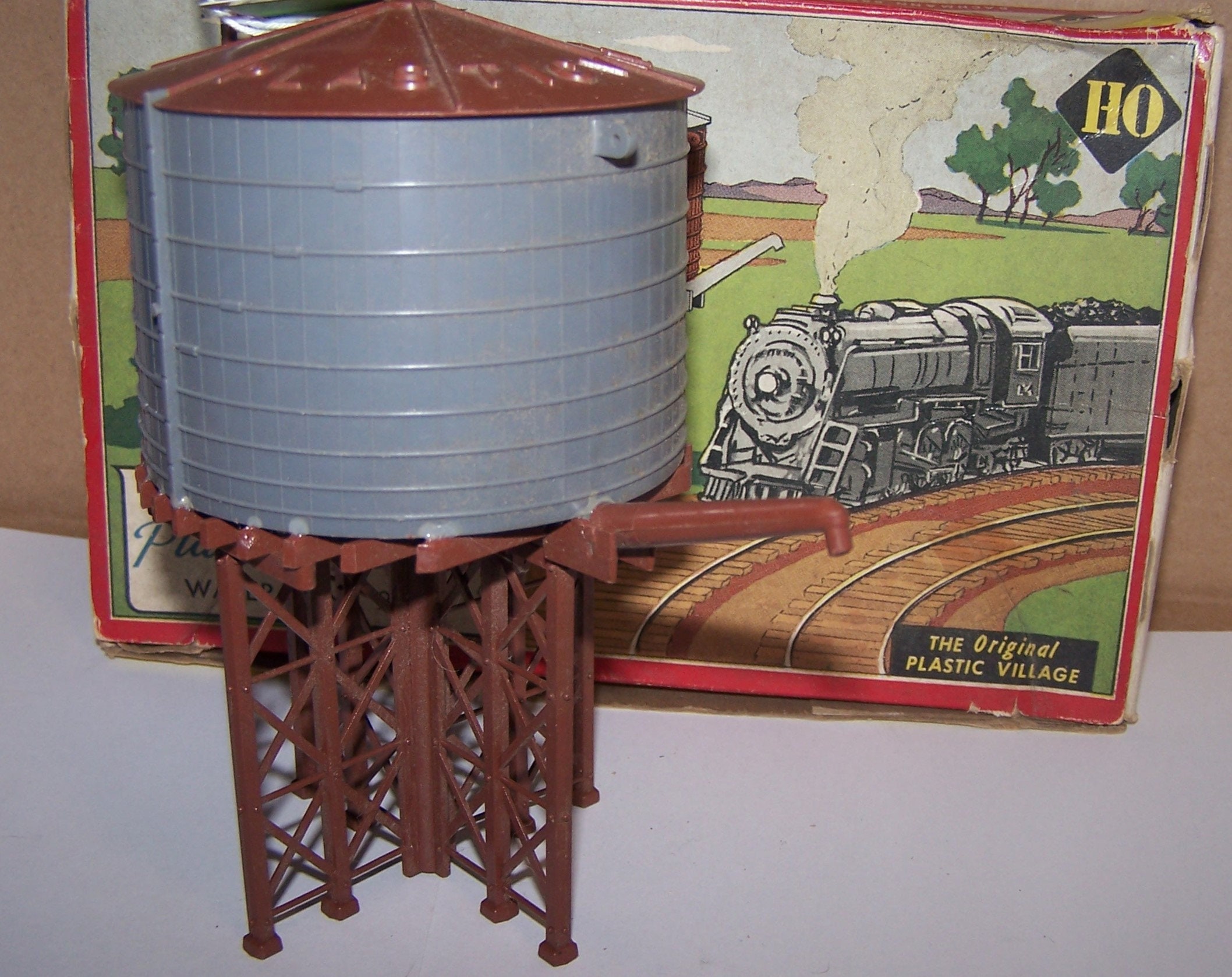 Plasticville WATER TANK 2600 HO Scale Model Railroading Pre-assembled ...