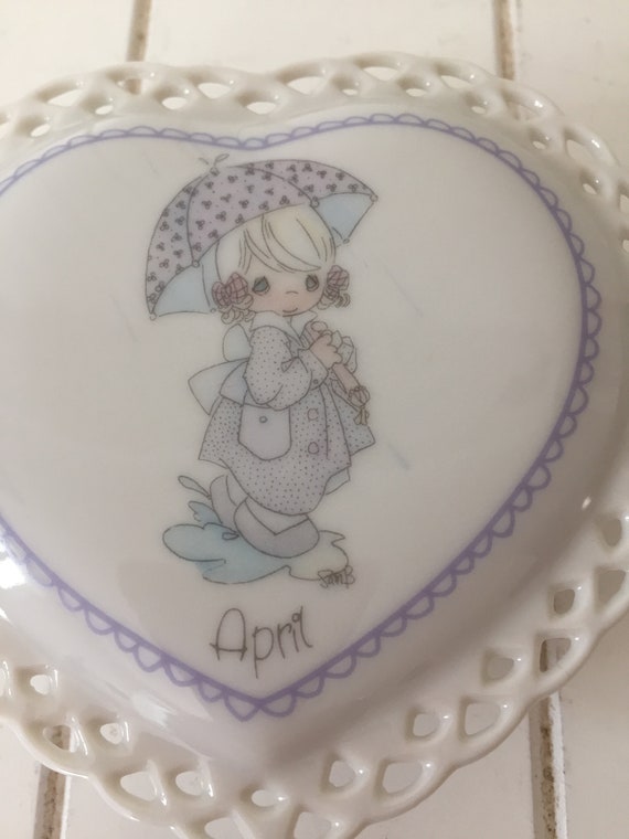 Vintage 1987 Precious Moments "April" Heart Trinket B… - Gem