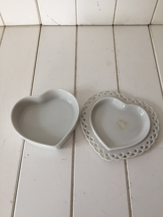 Vintage 1987 Precious Moments "April" Heart Trinket B… - Gem