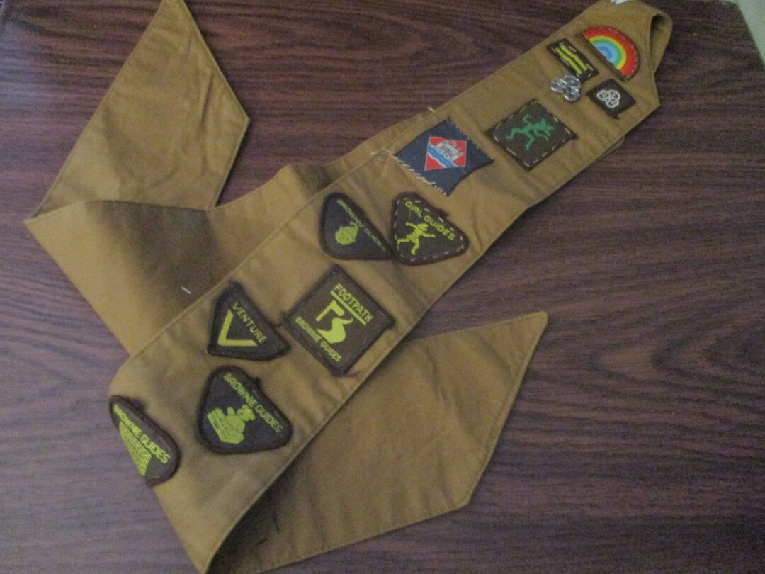 The Girl Guides Association Be Prepared Vintage Official Sash With Lots ...