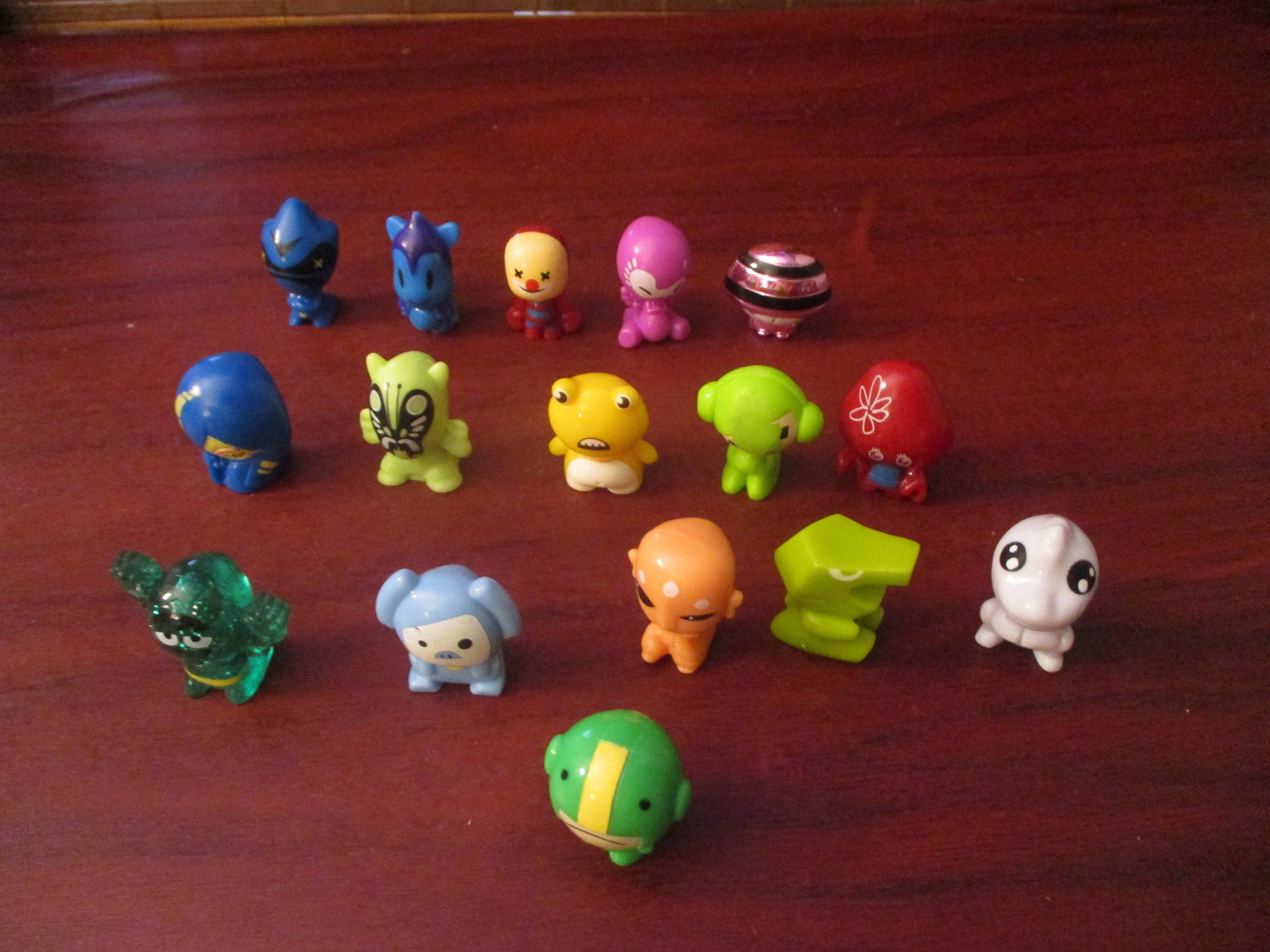 Gogos Crazy Bones Collection of Sixteen Go Gos - Etsy UK