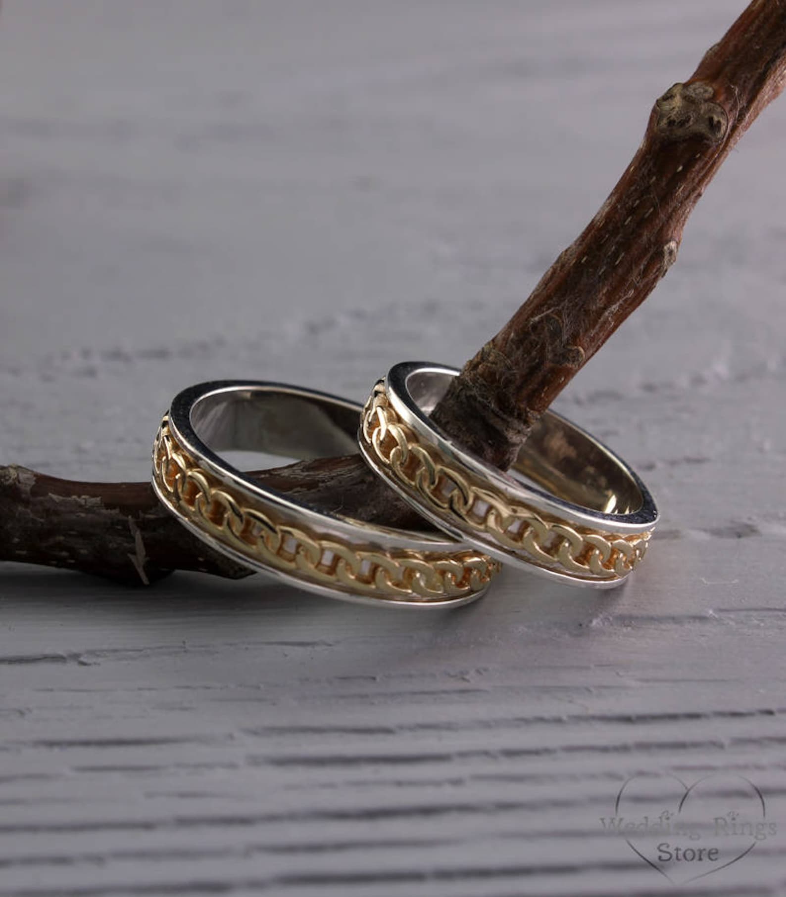 Mixed metals his and her chain wedding bands set Gold/silver | Etsy