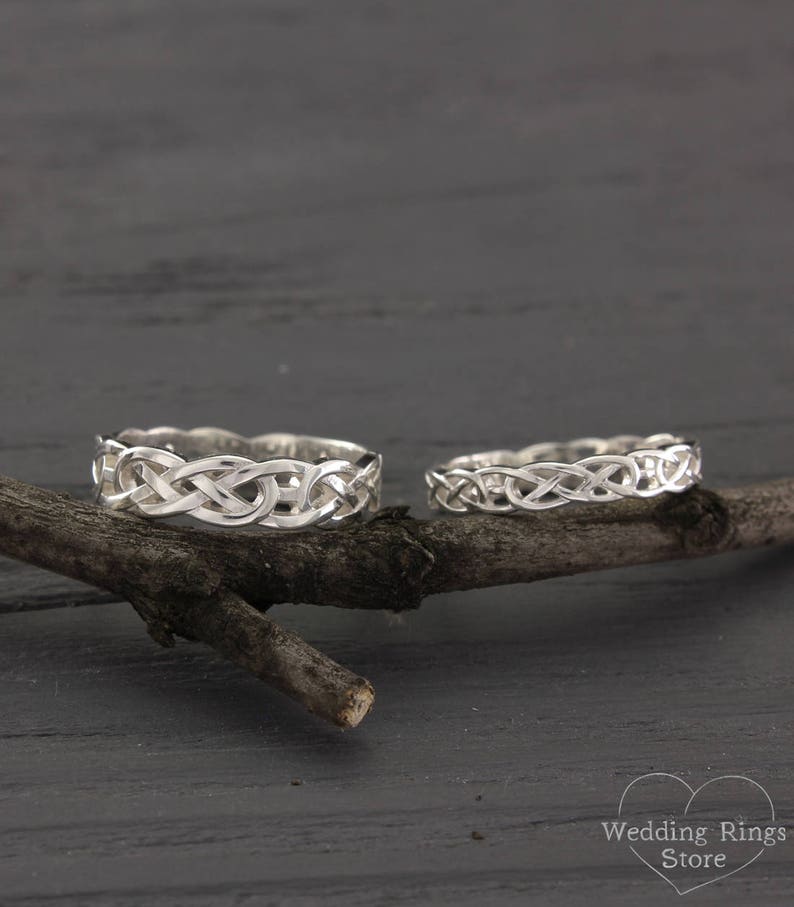 Celtic His and Her wedding rings Celtic bands set Couple | Etsy