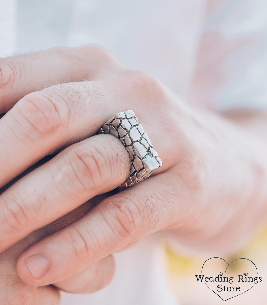 Rectangle Signet Ring With Natural Emerald - 925 Silver Hammered Ring ...