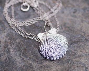 Scallop shell necklace | Etsy