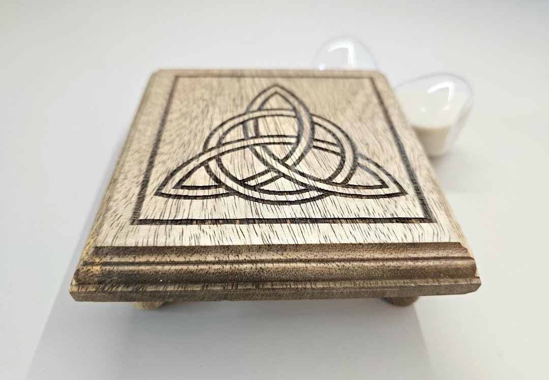 TRIQUETRA Mini Altar Table, Wood Altar Table, Pagan Altar Table, Witchy ...