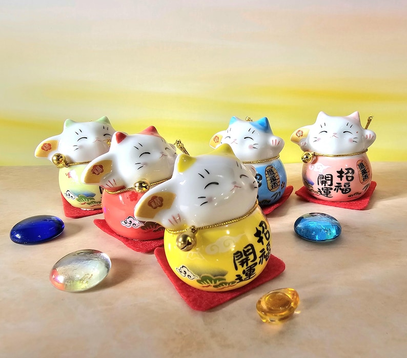 Maneki Neko Lucky Cat Figurine, Fortune Cat, Painted Ceramic, 5 Colors ...