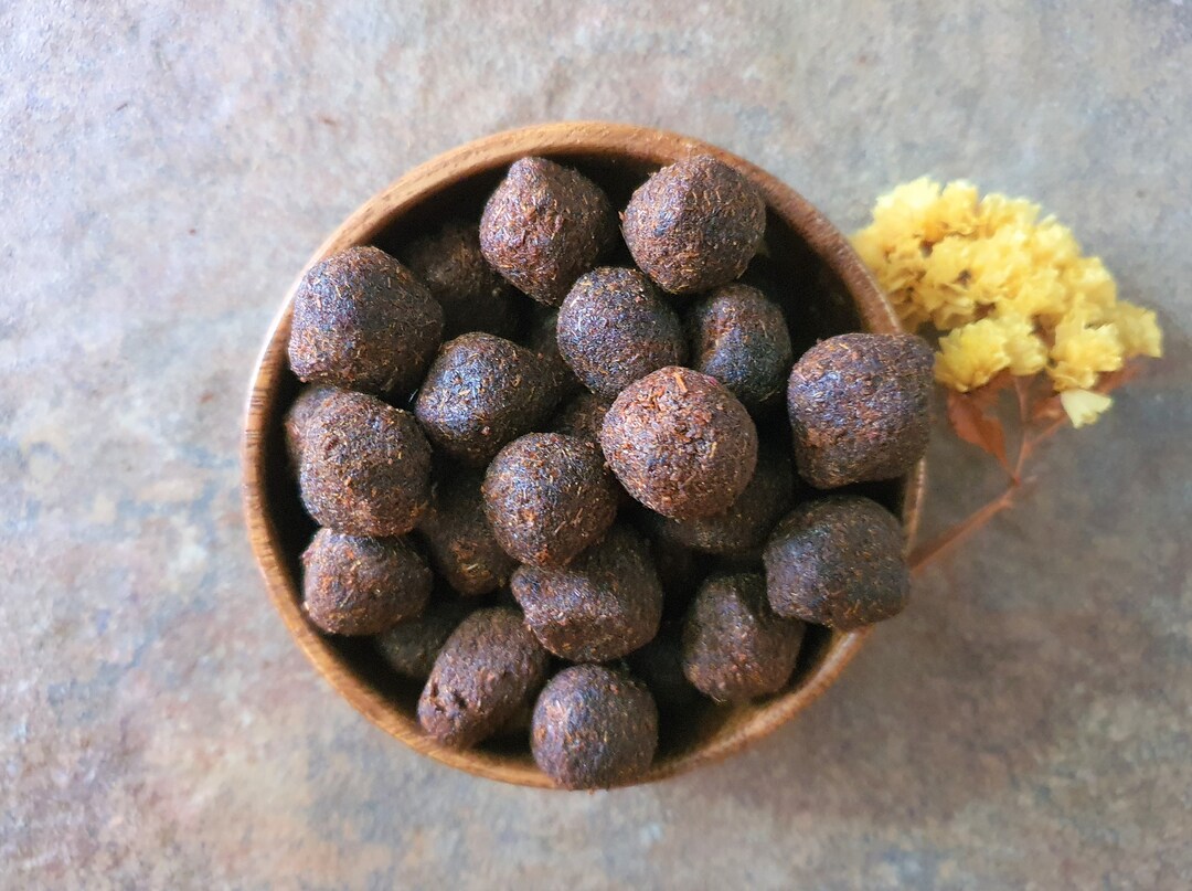 BAKHOOR LOVE BALLS Bukhoor Bakhour Oriental Incense Black Aluminum Tin ...