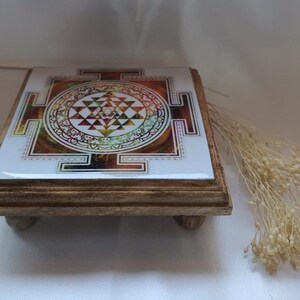 SHRI YANTRA Mini Altar Table, Wood Altar Table, Hindu Altar Table, Puja ...