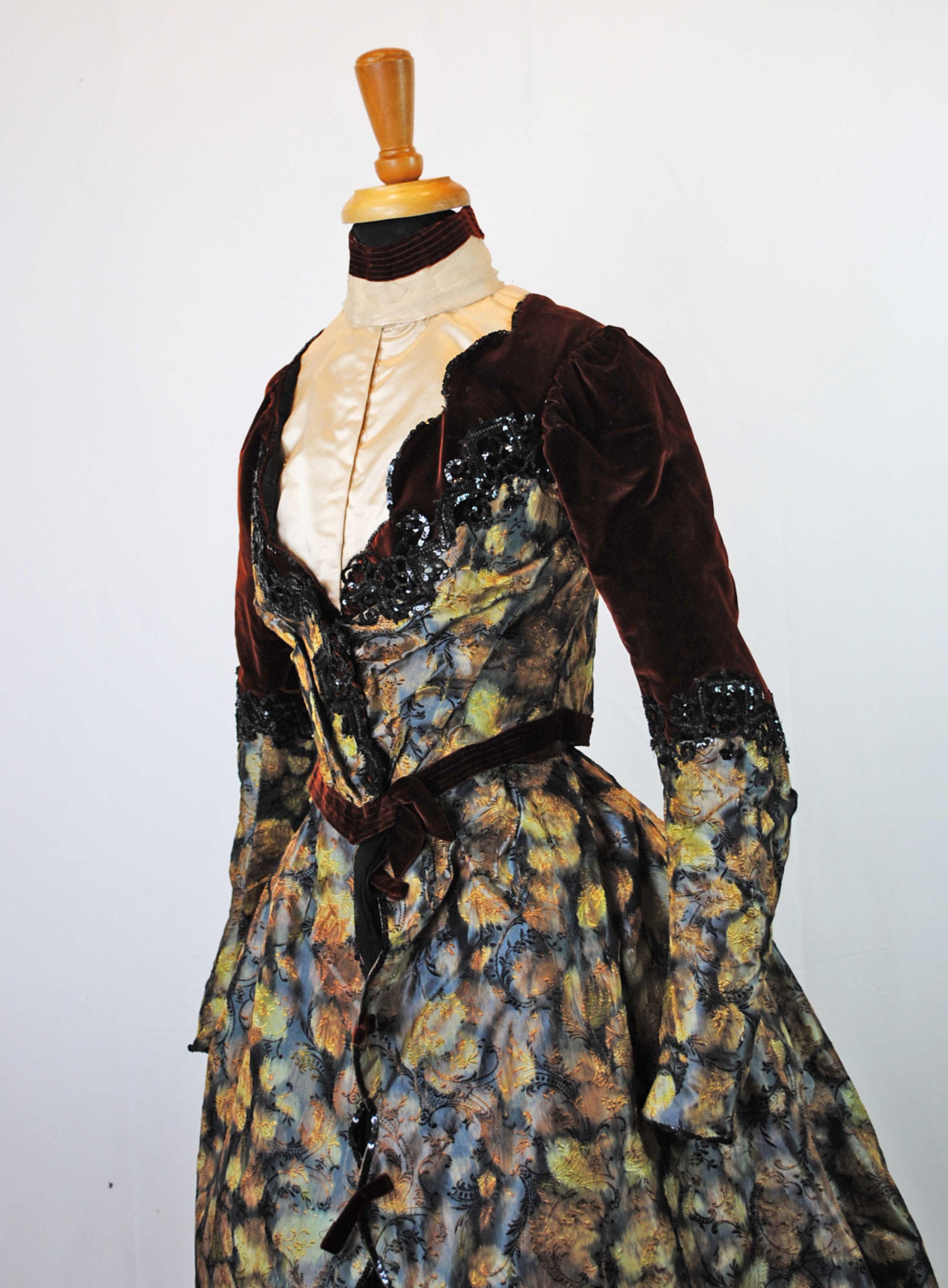 Victorian Silk Taffeta Reception Dress 2 Piece Patterned Brocade 1890