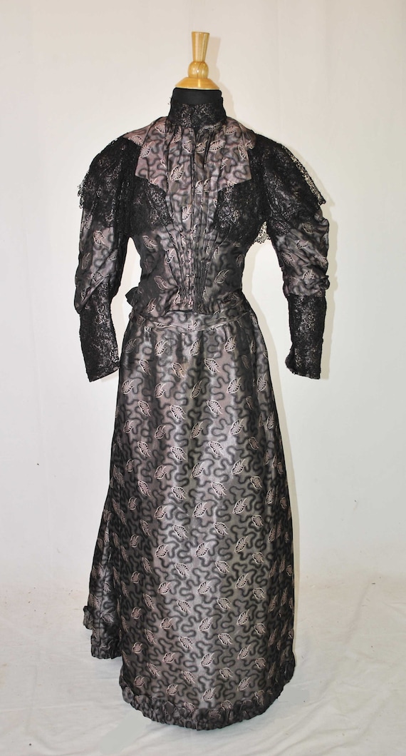 Victorian Mauve Silk Brocade Visiting Dress 1893, Mus… - Gem