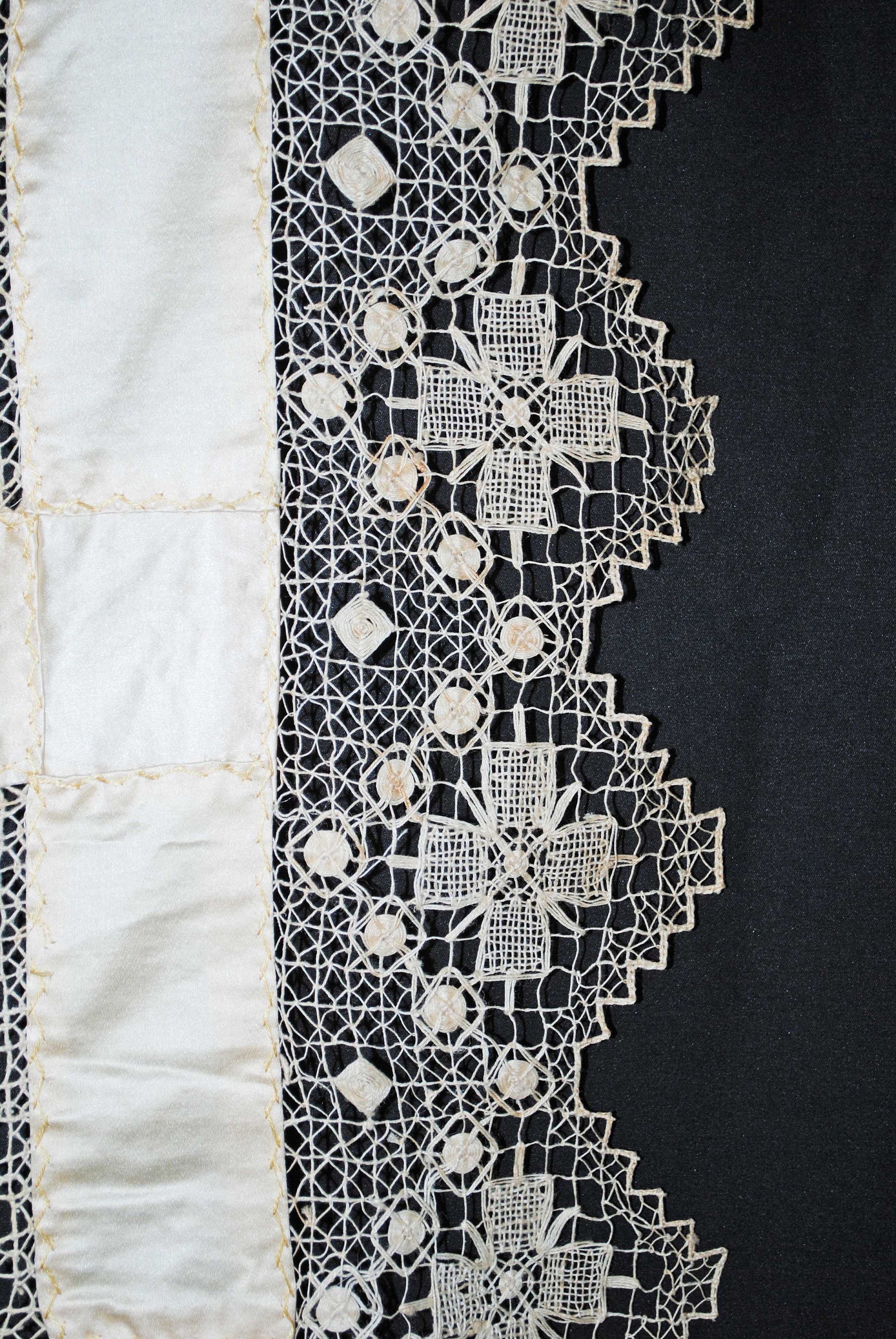 Mondano Knotted Filet Netting Mesh Lace Tablecloth With China Silk ...